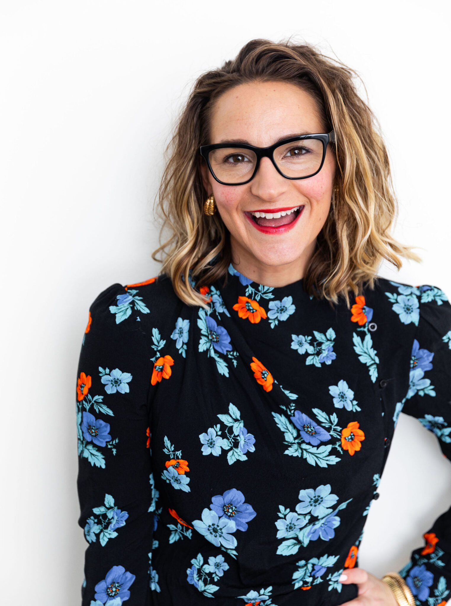 Contact Hanna - Hanna Lee Style